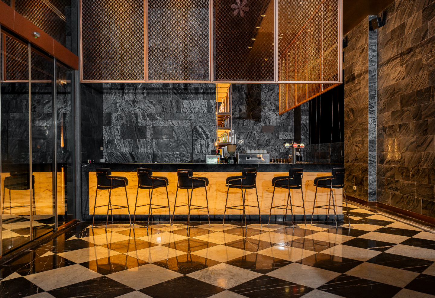 Elementi Rooftop Bar | Sky Bar at Holiday Inn & Suites Rayong