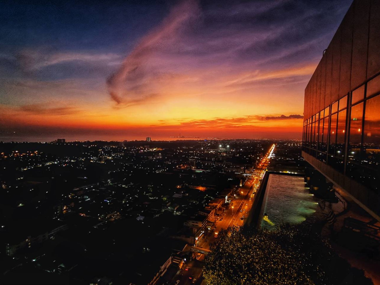 Elementi Rayong: Best Rooftop Restaurant | Rooftop Sky Bar In Rayong